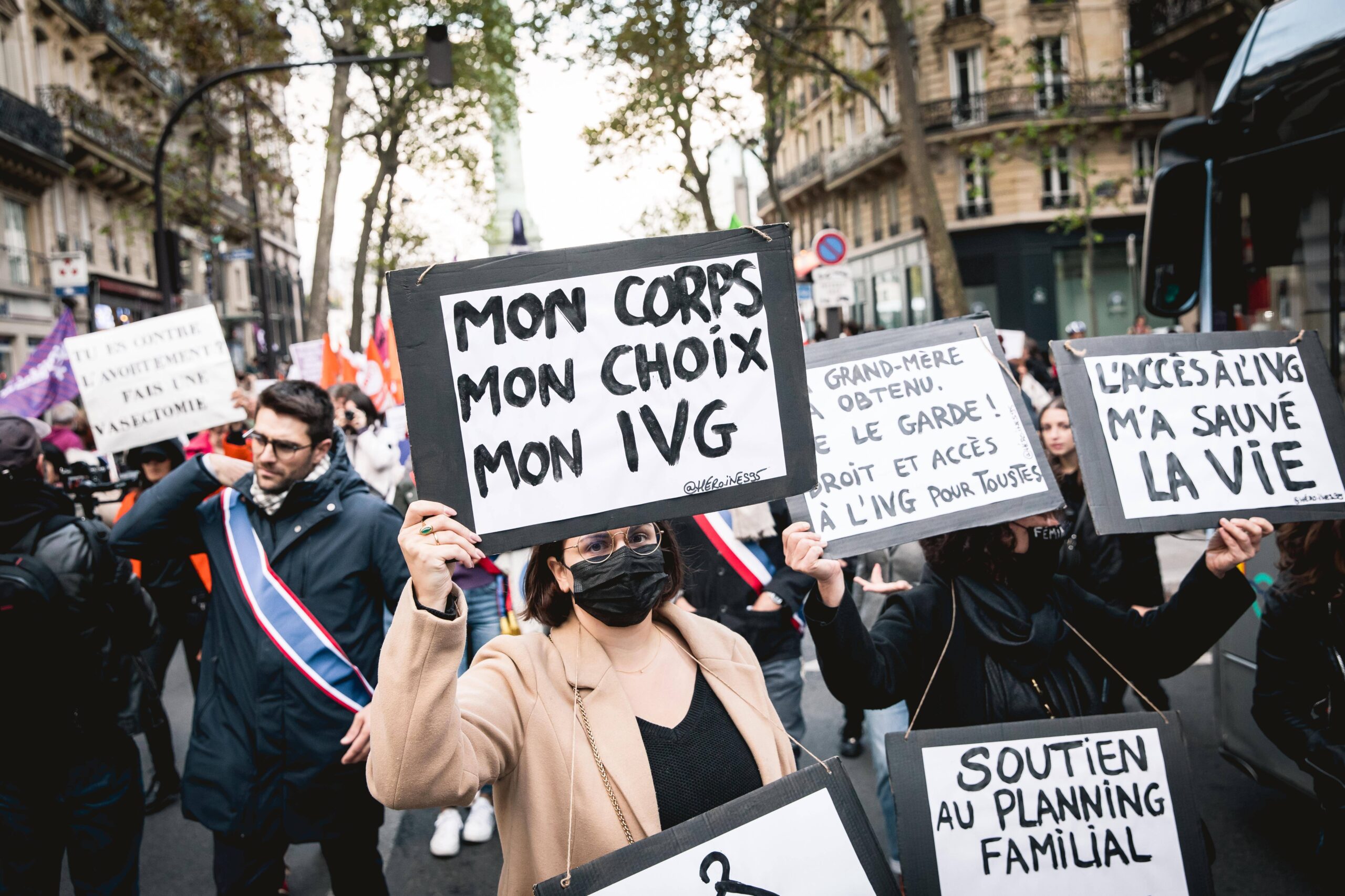 IVG dans la Constitution : « Il faut rappeler au président qu’il a pris un engagement ...