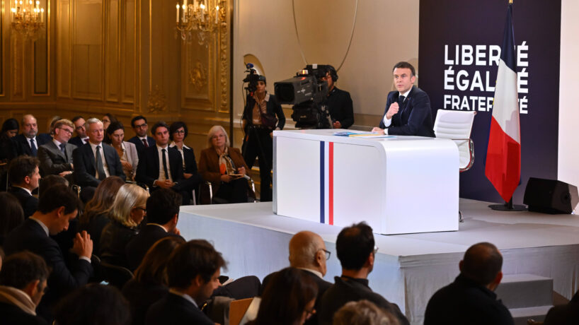 Pour son « rendez-vous avec la Nation », Macron remixe Macron - Public ...