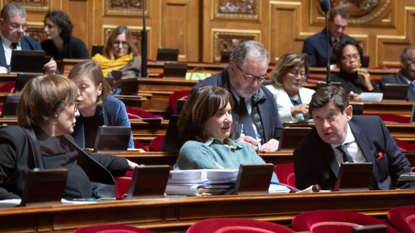 Une proposition de loi visant à proscrire les lieux dits « no kids » déposée au Sénat - Public Sénat