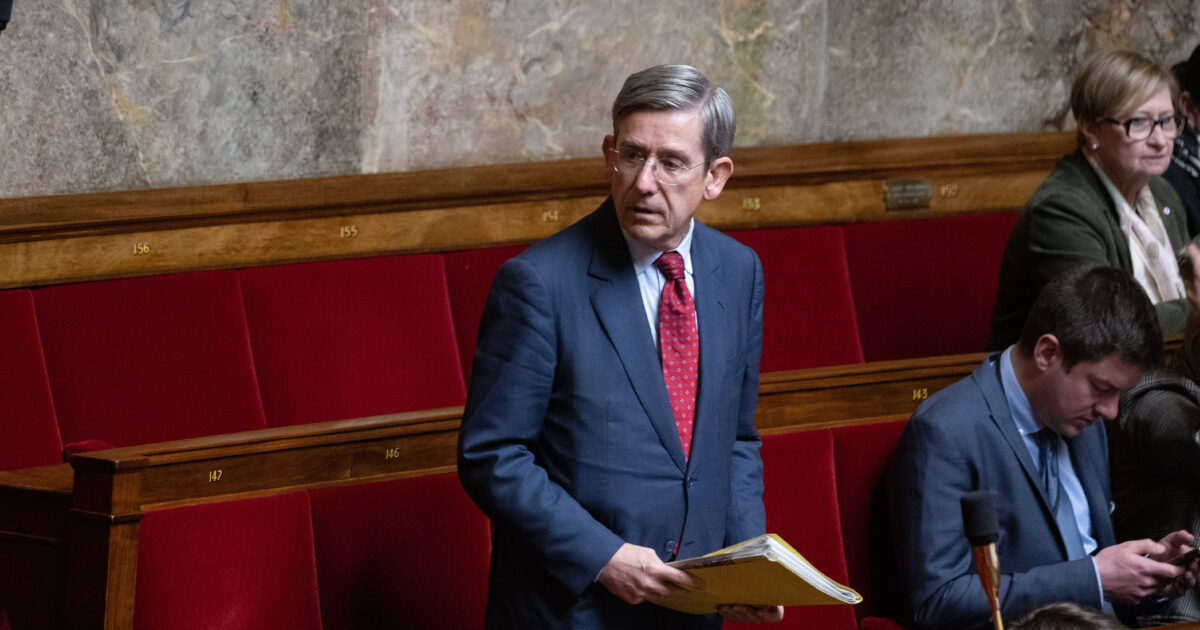 Incarné par Charles de Courson, le poste de rapporteur général du ...
