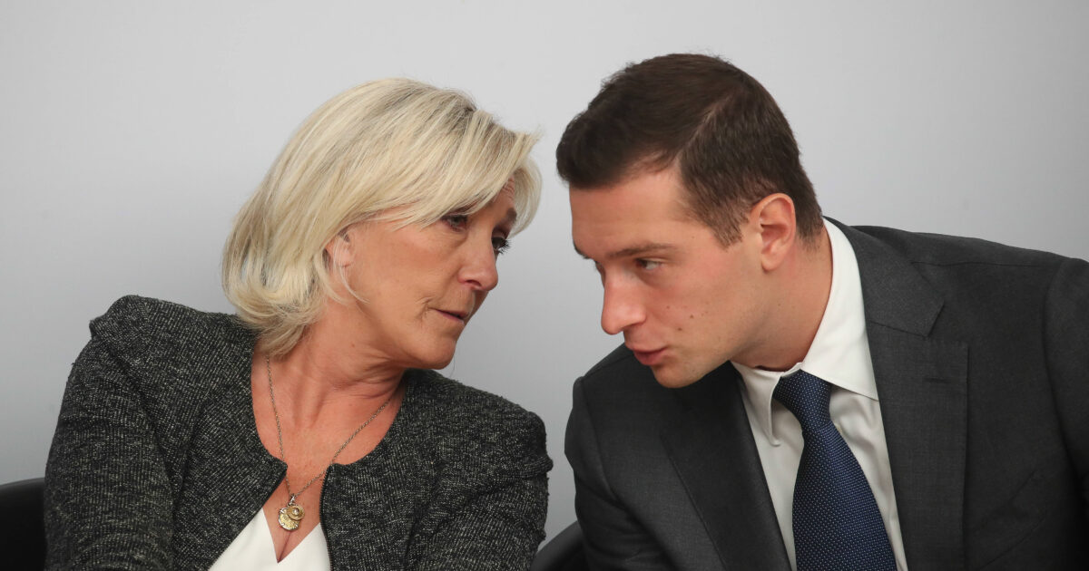 Sondage : Jordan Bardella largement préféré à Marine Le Pen par les sympathisants du RN - Public ...