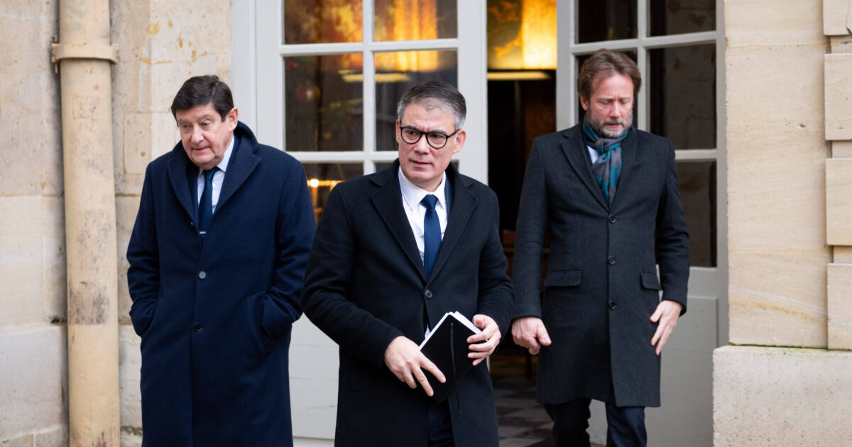 Un visuel diffusé par LFI associe RN et PS : Patrick Kanner dénonce « l’outrance incontrôlée ...