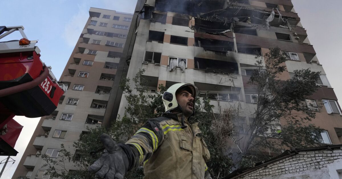Nucléaire : Israël frappe l’Iran qui promet une riposte sans « limites