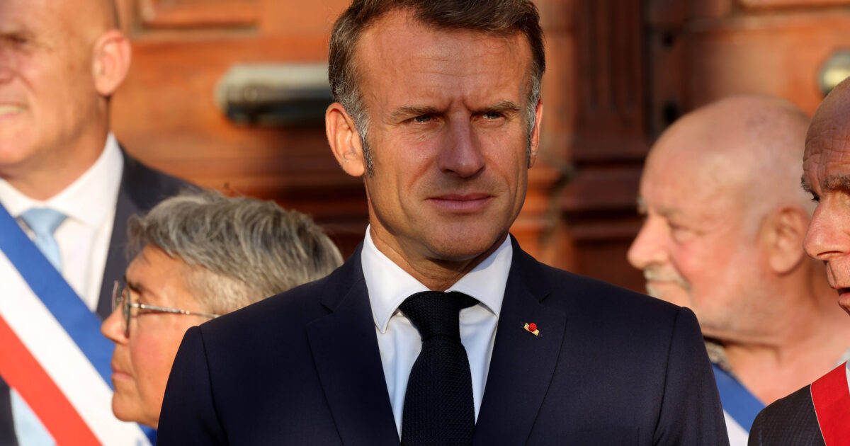 Vote de confiance : Emmanuel Macron apporte son « soutien total » à la ...