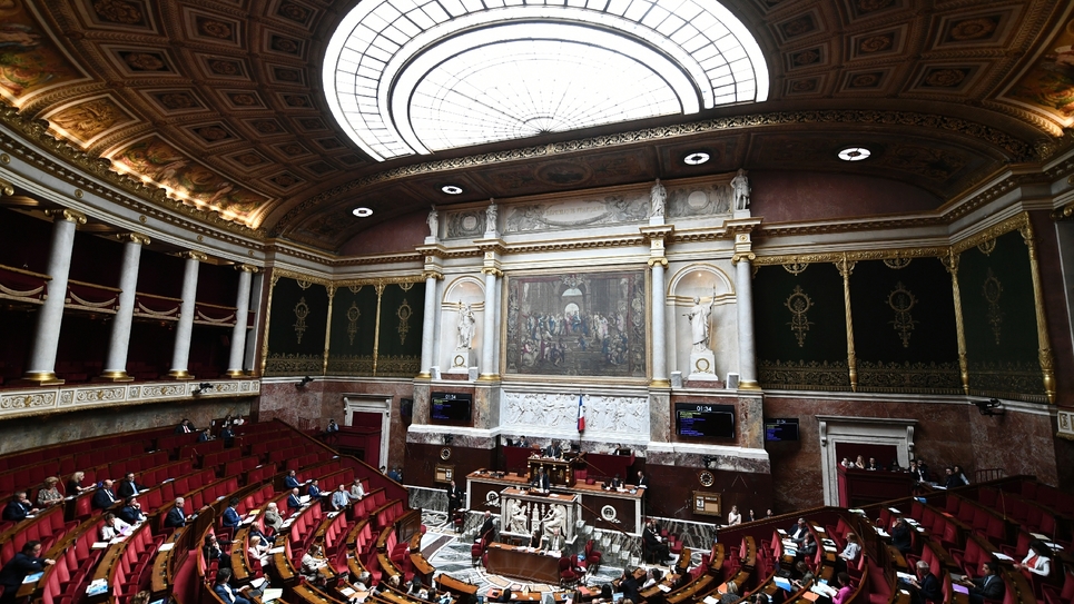 Le Parlement adopte le règlement du budget 2018, après un baroud d ...